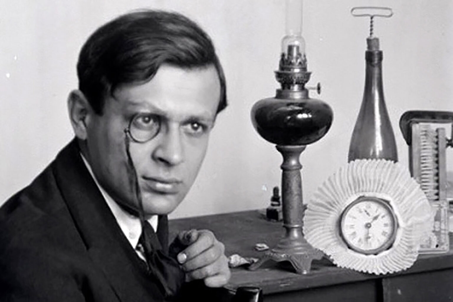 Tristan Tzara (Romênia, 1896-1963) – Série Um Século de Surrealismo ...